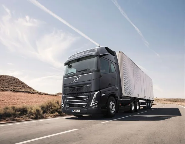 Meet the Trucker’s Dream: Volvo Truck Packs Supercar Tech Into a Long ...