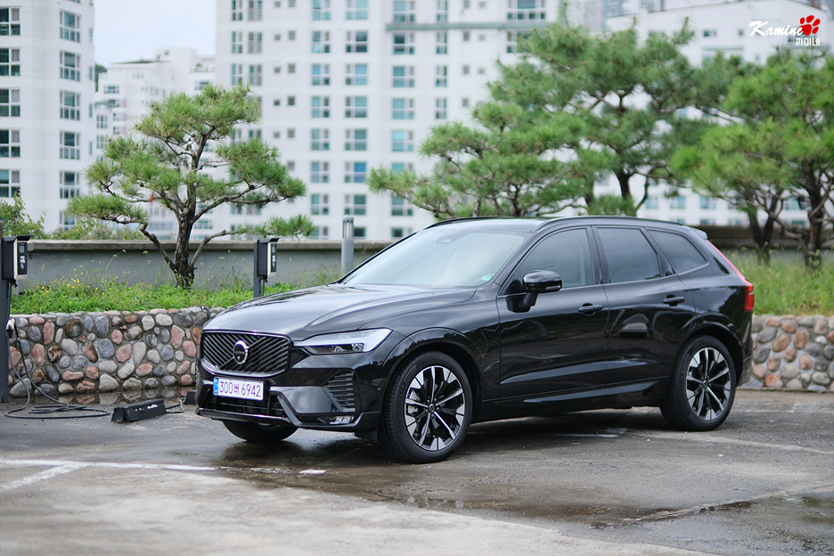Real Photos: The 2025 Volvo XC60 Facelift Just Dropped—Subtle, Sleek ...
