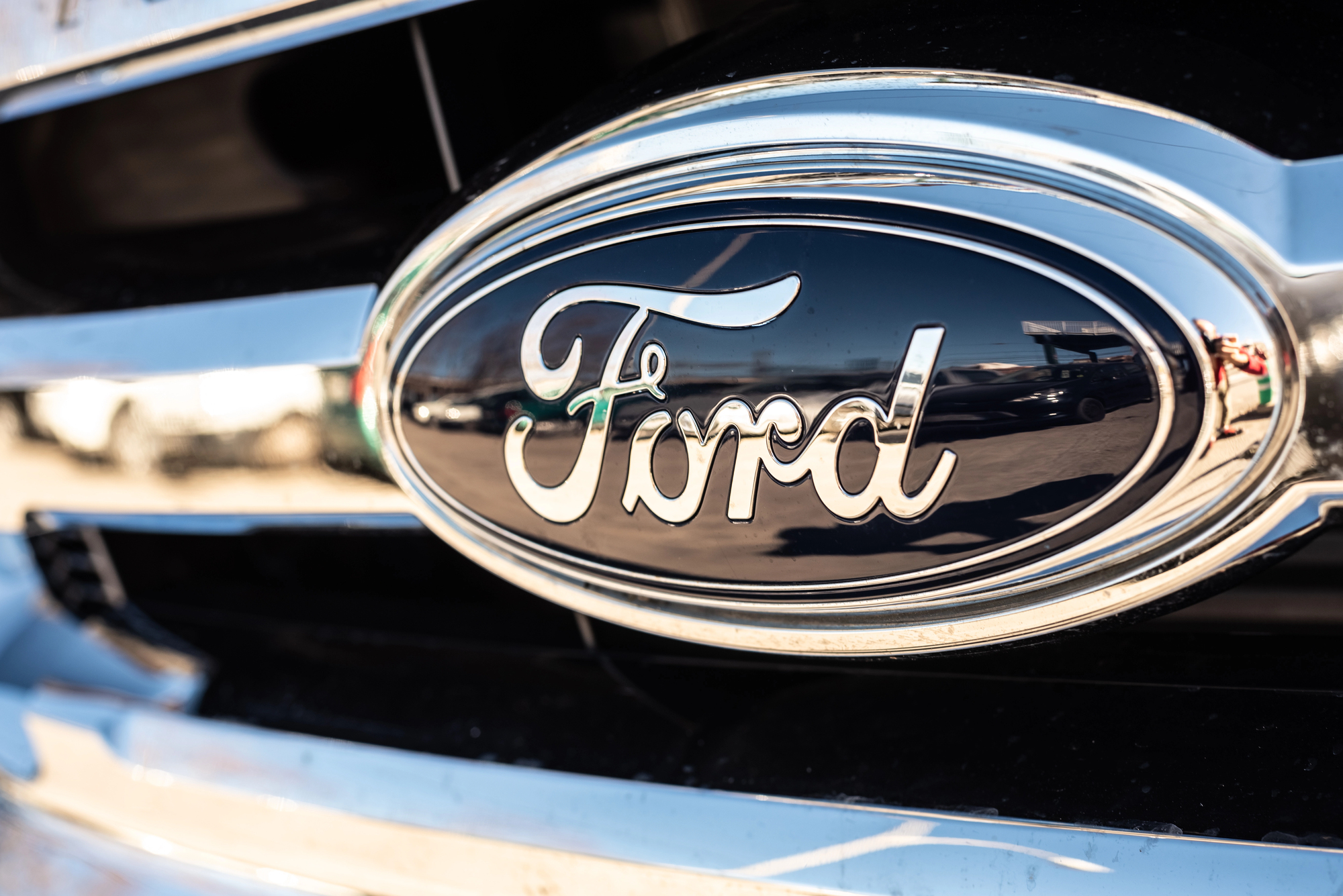 Ford’s V8-Powered Hypercar Is Gunning to Bring Le Mans Glory Back to ...