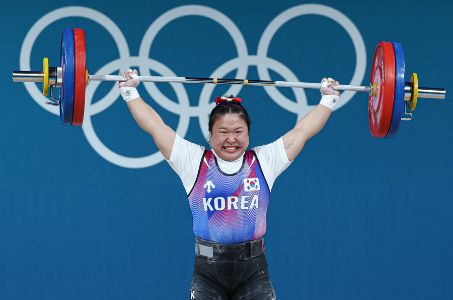 파리 관중들까지 탄식, 3-0 판정인데 ‘충격 재심→무효’...김수현, 역도 여자 81kg급 '합계 250kg 아쉽게 끝' [올림픽 NOW]