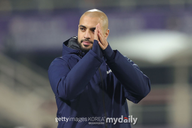 맨유와 결별→소속팀 복귀, ‘모로코 특급 MF’ 인기 폭발...튀르키예 '명문' 두 팀이 이적 제안