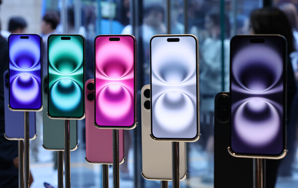 ‘아이폰16 흥행 여부 관심’ LGD, 4Q 흑자전환 힘 받나