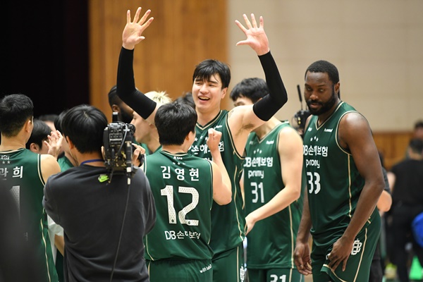 DB, KT 꺾고 KBL 컵대회 우승…MVP 오누아쿠
