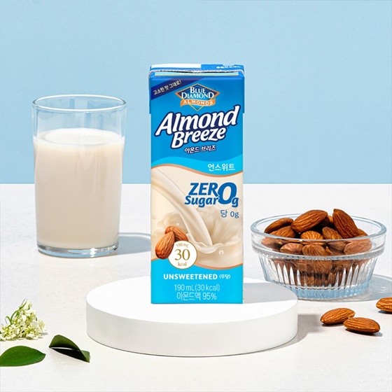 아몬드브리즈 30kcal 가벼움 ‘언스위트 제로슈거 리뉴얼