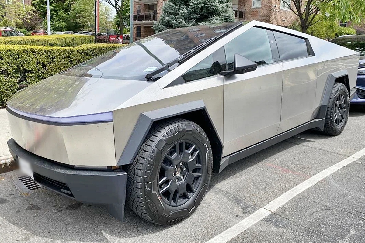 Cybertruck Prices Slahsed… But Nobody’s Buying—Is Tesla in Trouble?