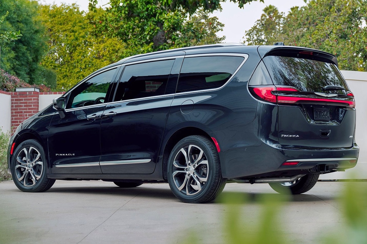 Chrysler’s Back? Pacifica Refresh and New EVs Aim to Revive the Brand