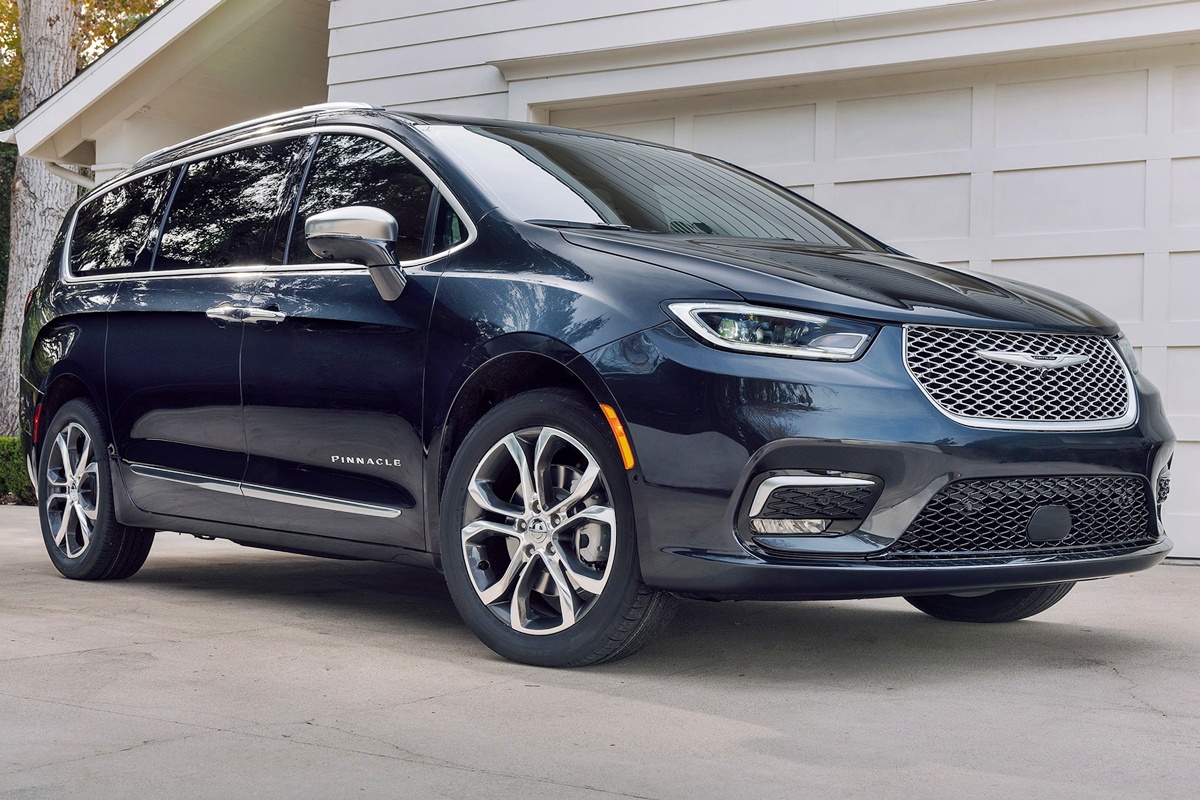 Chrysler’s Back? Pacifica Refresh and New EVs Aim to Revive the Brand