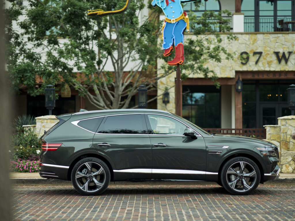 Genesis’s First Hybrid SUV—Genesis GV80 Goes 1,080km in Style