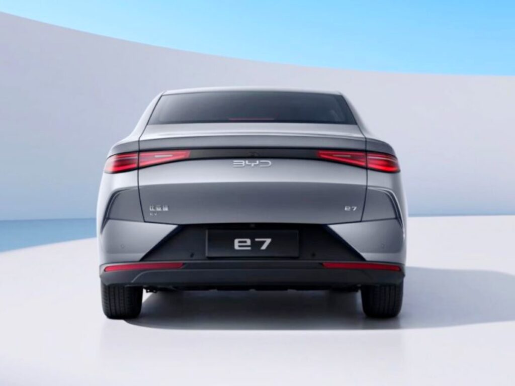 BYD’s e7 Isn’t Flashy—Just 323 Miles of Pure, Practical EV