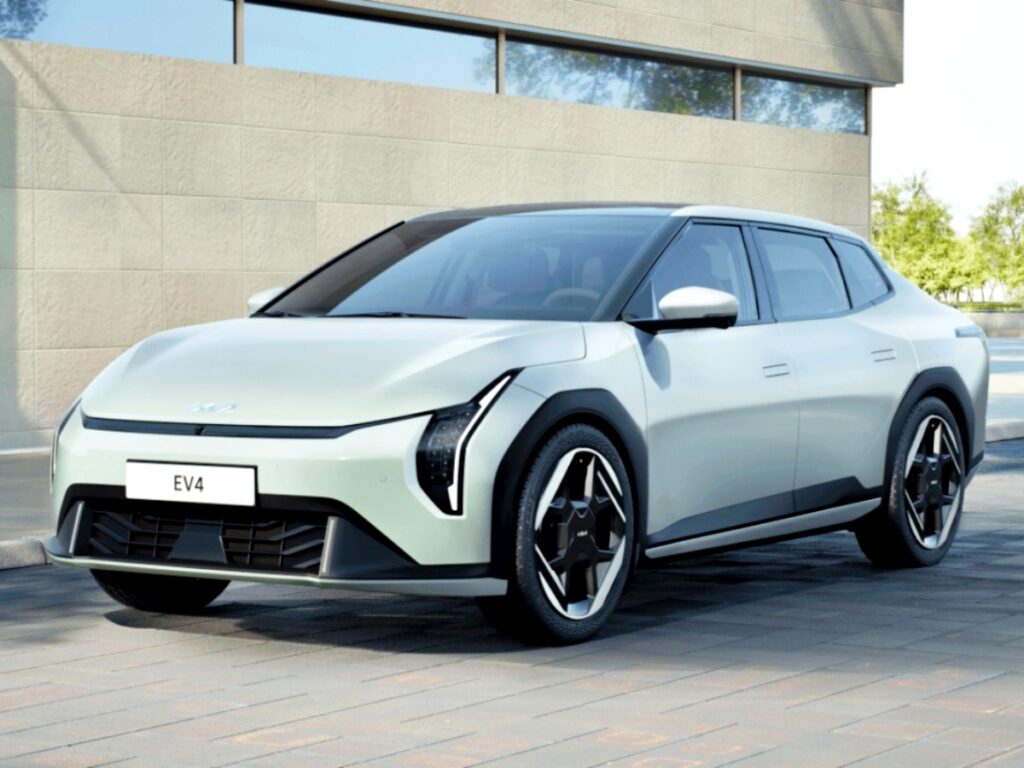 This Kia EV Goes 533km on a Charge—And Costs Less Than $30K