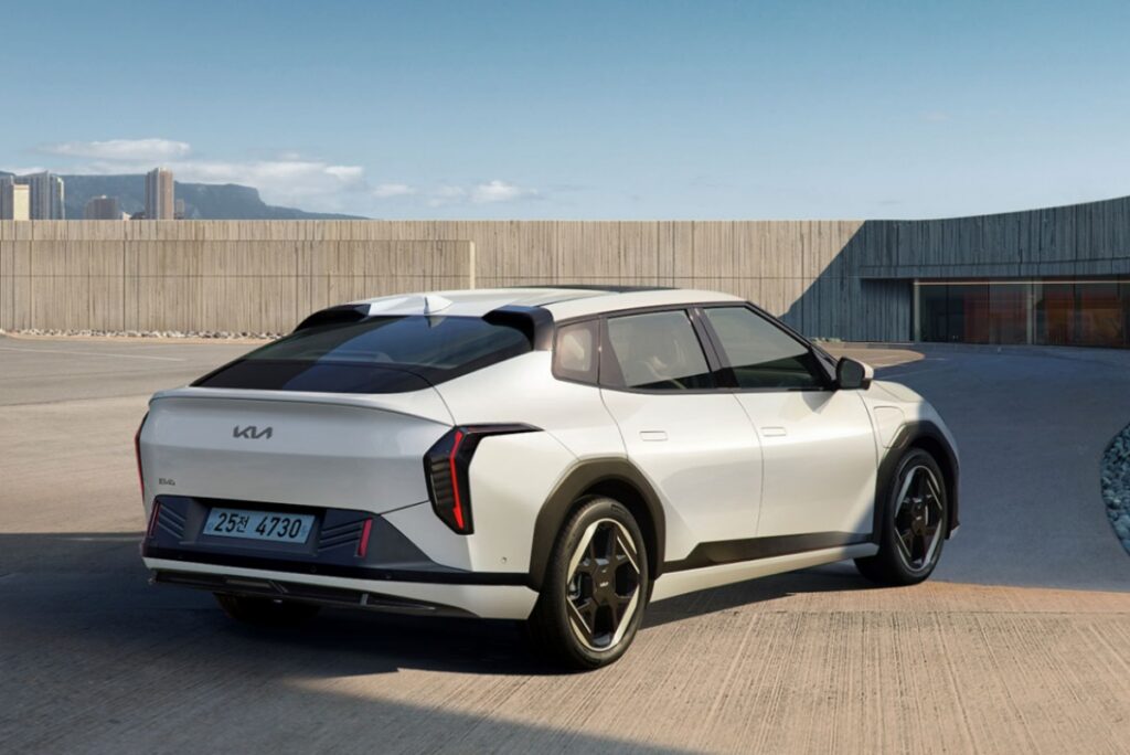 This Kia EV Goes 533km on a Charge—And Costs Less Than $30K