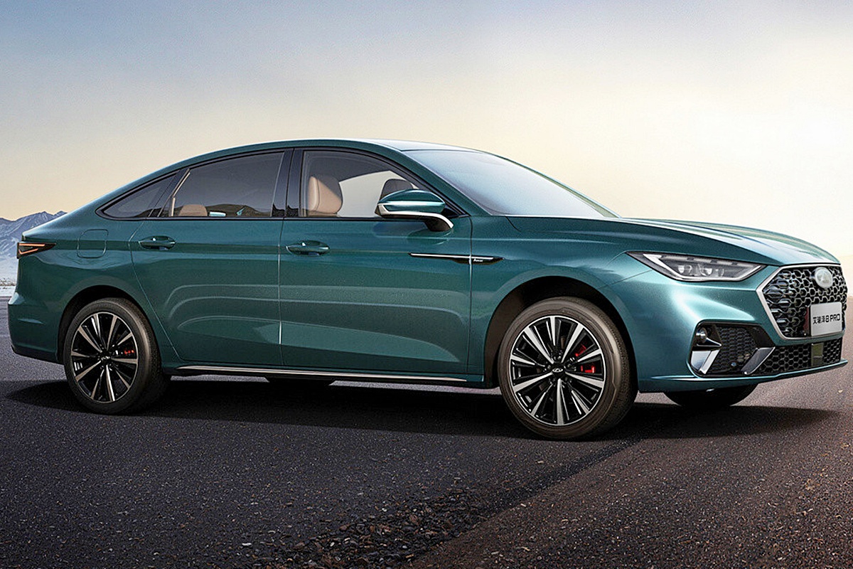 This Chinese Sedan Has More Horsepower Than a BMW 3 Series