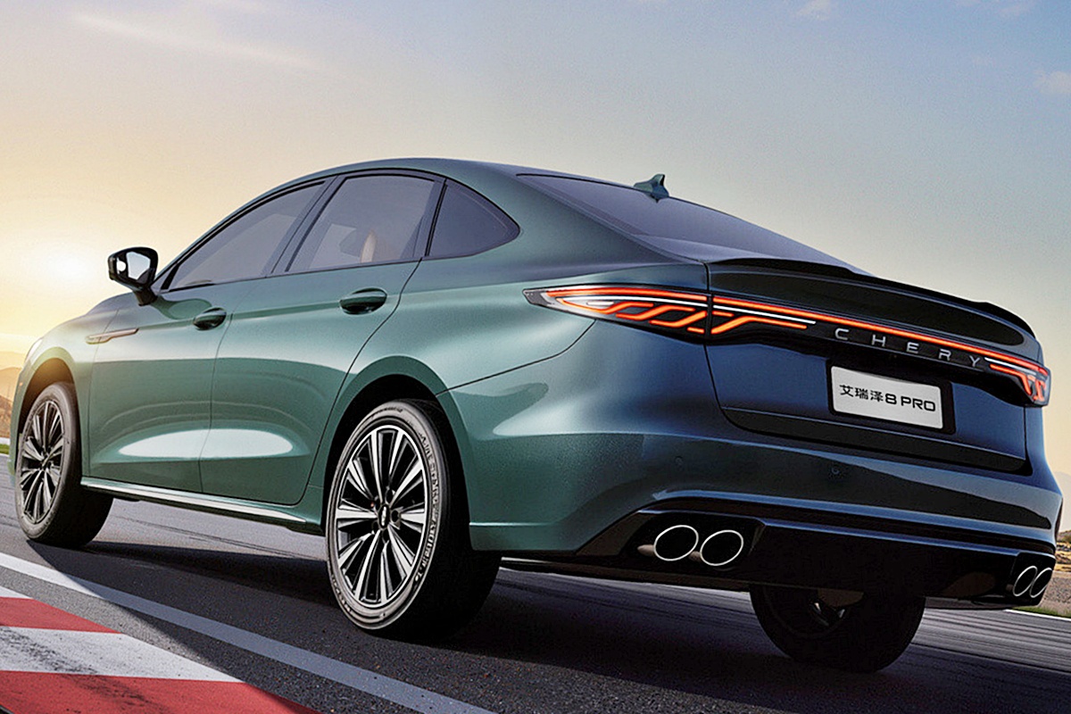 This Chinese Sedan Has More Horsepower Than a BMW 3 Series