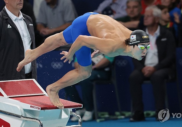 ‘세계선수권 2연패 도전’ 김우민, 자유형 400m 3위로 결승행