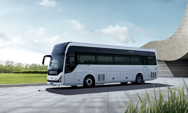 This Isn’t Your Grandpa’s Bus—Hyundai’s Hydrogen Beast Goes 596 Miles