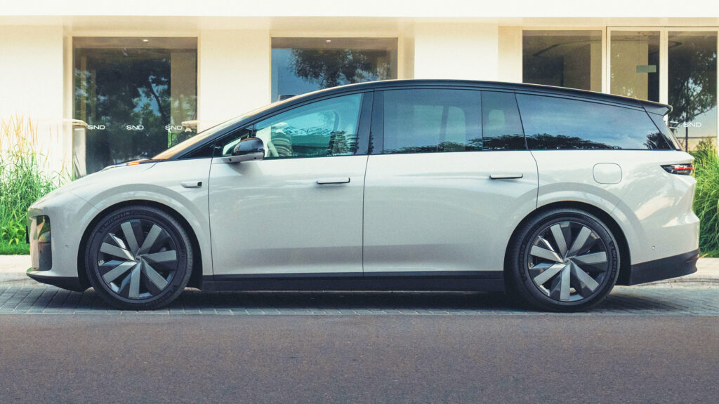 Tesla Should Be Nervous: Li Auto’s New SUV Is Faster, Sleeker, and Way ...