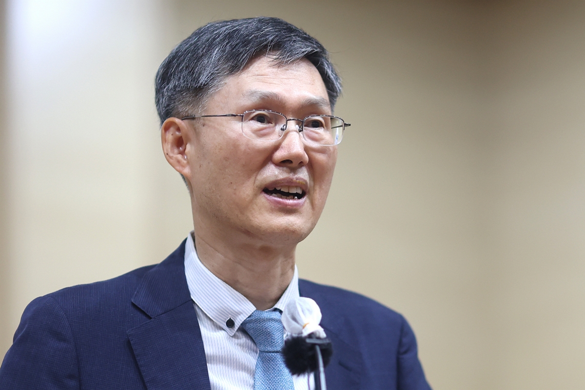 윤석열 재판, 새로운 ‘의문’ 제기됐다…(+문형배) | 논현일보