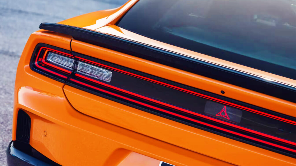 The New 670 HP Dodge Charger Is So Toxic It Had to Kill Its Own R/T Model