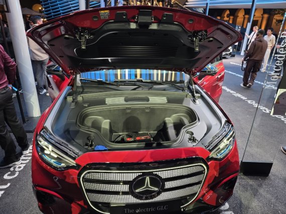 The New Mercedes Electric SUV Can Get 303 KM of Range in 10 Minutes