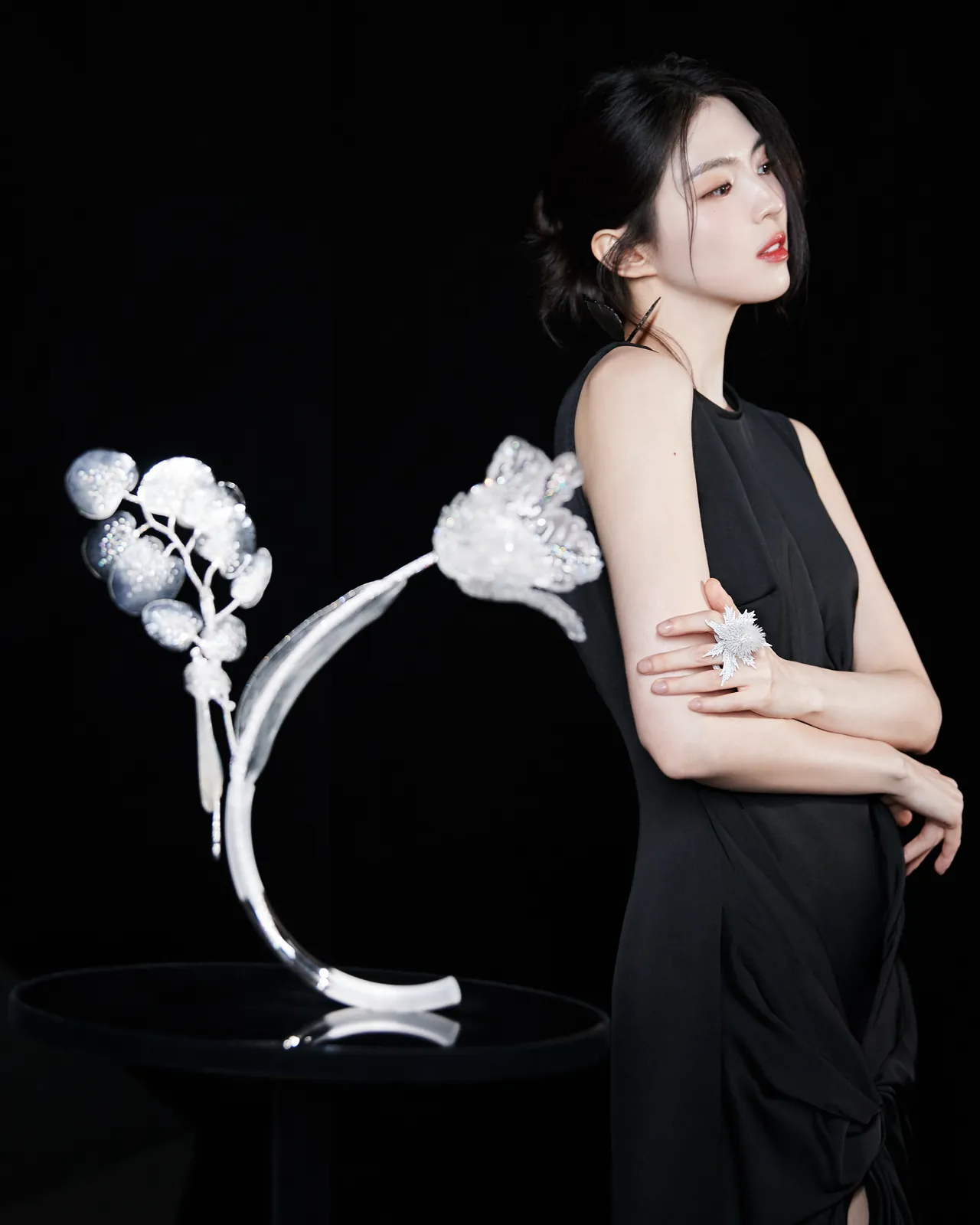 한소희의 ‘와비사비 시프트’ 부쉐론, 찰나의 미학으로 하이 주얼리 재정의하다 | 스타패션