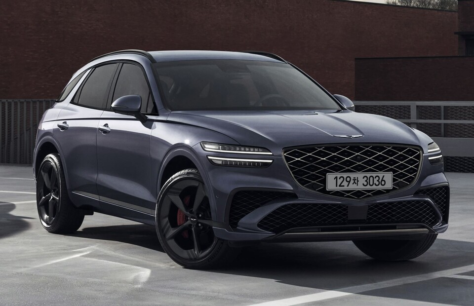 Genesis Just Dropped a More Refined, Luxury-Packed GV70—Quieter and ...