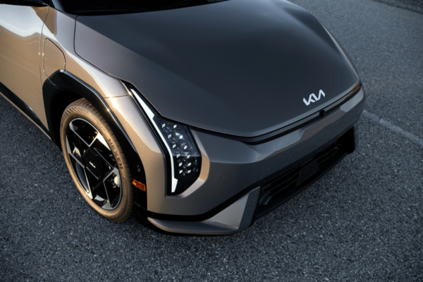 "모델Y보다 싸고 넓다"... 기아 ‘EV5’, 3천만 원대 전기 SUV 현실화 | 유카포스트