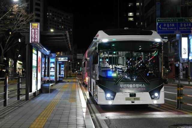 No More $50 Uber Rides: The New 3:30 AM Robot Bus That Saves Your Wallet