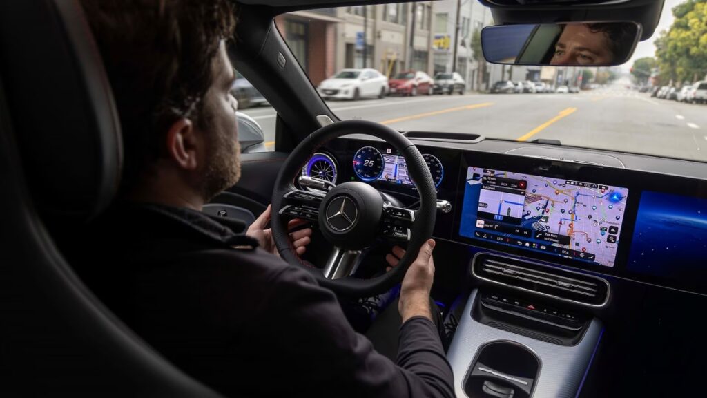 Safer Than Tesla? Mercedes & NVIDIA’s New AI Tackles City Chaos with Ease