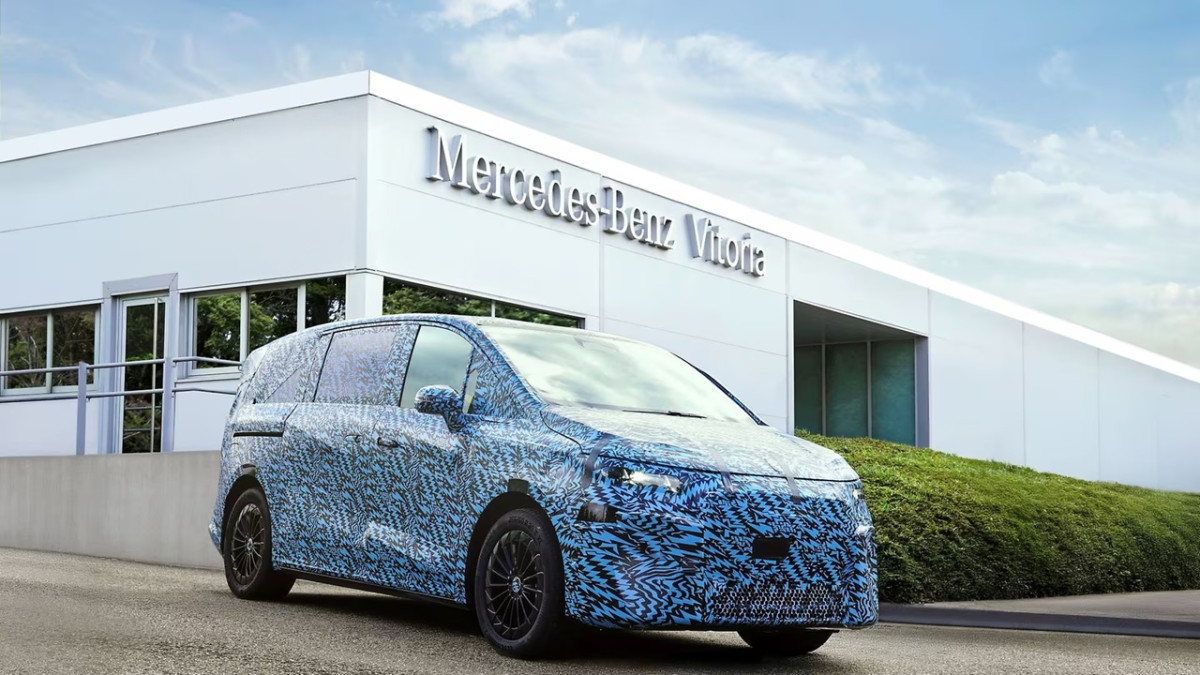 Mercedes VLE Is a Limo-Minivan With 800V Lightning Charging—310 Miles ...