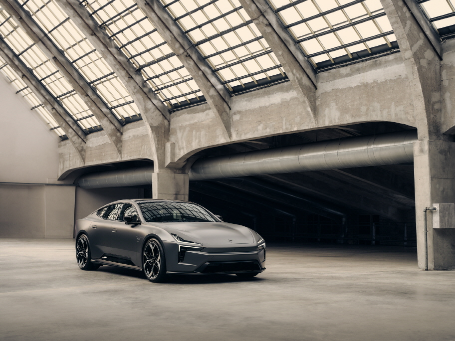 884 HP Without The Guilt! Polestar 5 Reveals 23.8 Ton Carbon ...