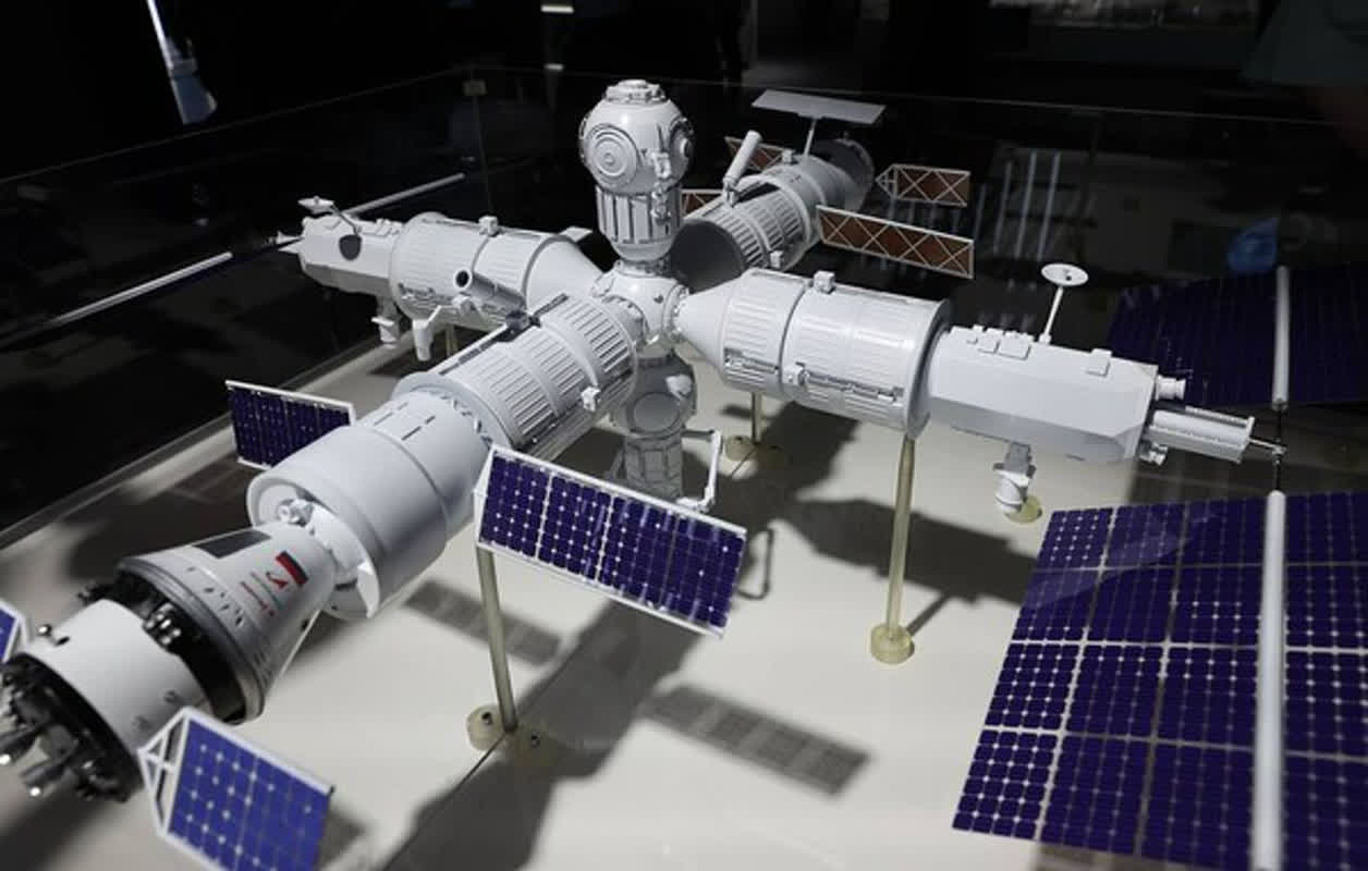Russia to Begin Construction of Independent Space Station with First ...