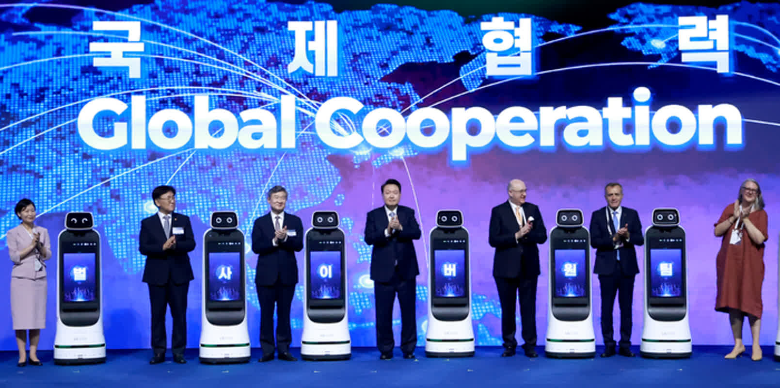 [사설]망분리 혁신, AX 성공 위한 시금석 | 전자신문